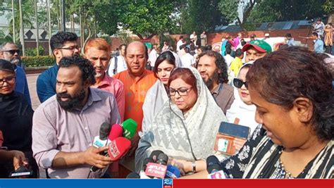 জাতীয় কবির জন্মদিনে সাধারণ ছুটি ঘোষণার দাবি নাতনির