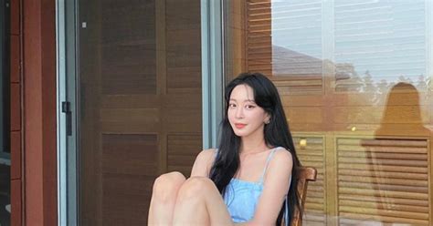 한예슬 의자 위에 앉아 과감한 포즈 ♥류성재가 찍었나 [sns★컷]