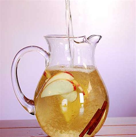 Ябълкова вода и канела за ускоряване на метаболизма съдържа 0 калории За Жената