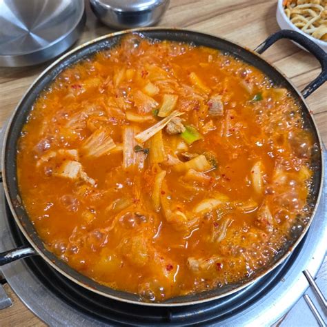 수원 매탄동 김치찌개 고기 푸짐한 맛집 지리산골생고기 네이버 블로그