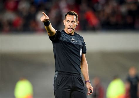 Qatar World Cup Bound Referee Shows 10 Red Cards In Argentina Cup Final