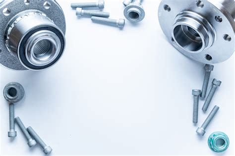 사프레 부품 흰색 배경에 자동차 정비사 예비 또는 자동차 조각 새로운 금속 자동차 부품세트 텍스트 공간이 있는 수리 및 차량 서비스 0명에 대한 스톡 사진 및 기타 이미지