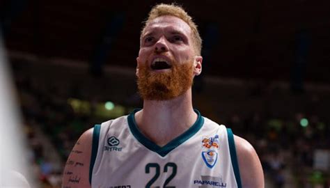 John Pini returns to the past - Sportal.eu