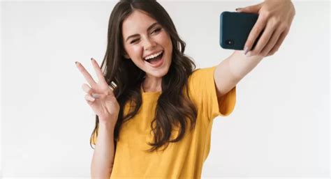 Selfie Pozları Daha Güzel Selfie İçin Öneriler
