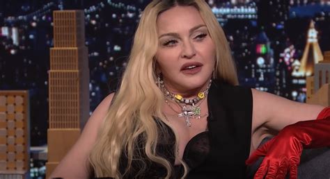 Мадонна дала жесткий ответ фанатам которые подали на нее в суд