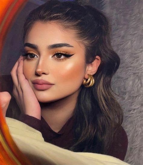 Pin by u0633 u0646 u0629 u0633 u063 on صور بنات جميلة Beautiful girl makeup Bridal makeup