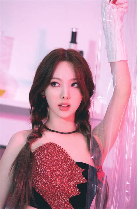 211112 Nayeon R Nayeon