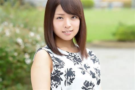 マジックミラー号媚薬入りドリンクで発情したまんこを手マンあまりの快感にイキ潮を撒き散らす 無料AV動画