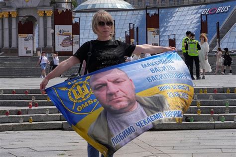Ukrainian Protesters In Kyiv Urge Veto Of A Bill Families Fear Could