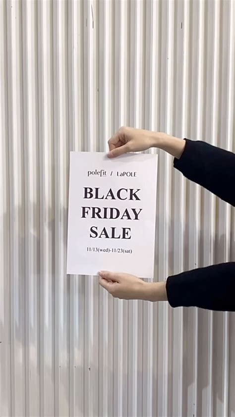 라폴 폴웨어 Lapole 체스 리본셔링 세트 블랙🖤 리본을 뒤로 묶어 연출하시면 앞모습은 깔끔한 홀터넥으로 뒷모습은 러블리한 느낌으로 반전 매력을 줄 수 있어요