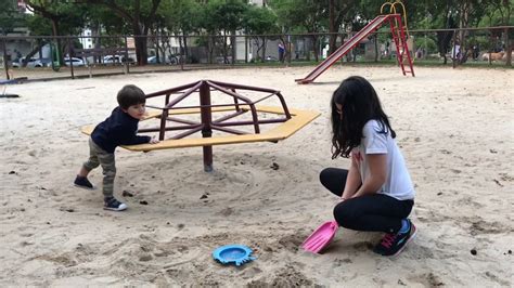 Brincando No Parquinho Youtube