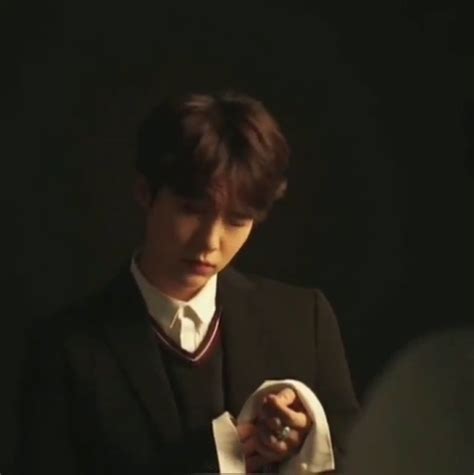 Min Yoongi Model Material Tumbex