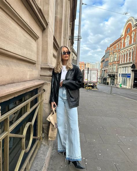 Які джинси носити взимку 4 трендові моделі які мають бути в вашому гардеробі фото Читайте