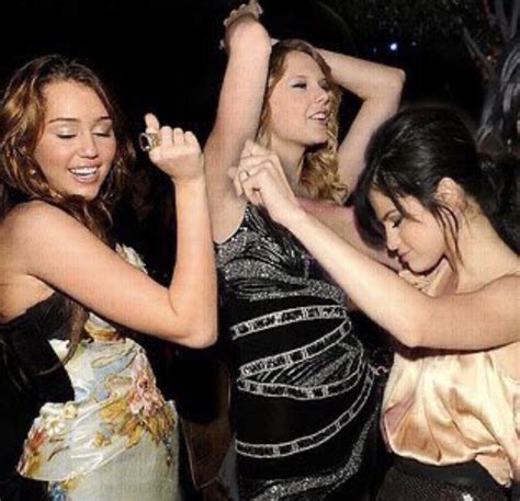 Taylor Swift Selena Gomez Dancing