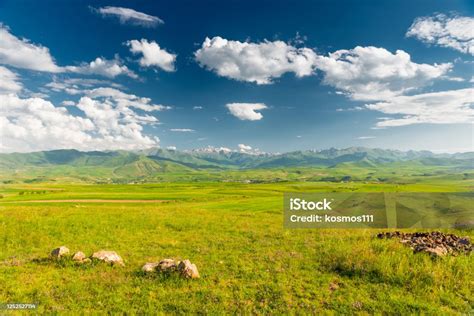 화창한 여름날에 빙하가 있는 아르메니아 고산의 아름다운 풍경 0명에 대한 스톡 사진 및 기타 이미지 0명 경관 계곡 Istock