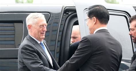 국방부 청사 도착한 미 국방장관