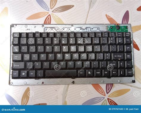 Broken Keyboard Broken Keyboard Lol Stock Image Image Of Computer