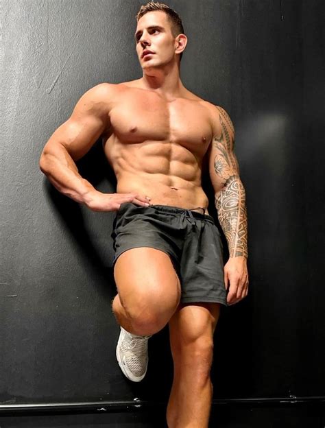 Hot Hunk Sexy Man Shirtless Gymhunk Hunk