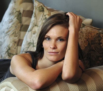 Off Camera Flash Create Directional Light With A Simple Setup Shutterbug