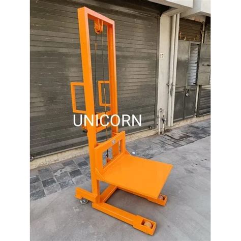 Manual Winch Stacker At 30000 00 Inr In Ahmedabad Gujarat Unicorn Corporation
