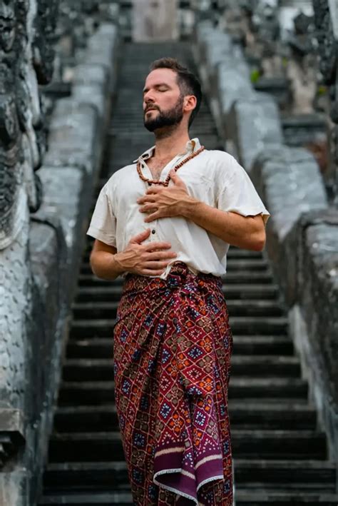 The Urban Sarong Ultimate Guide To Styling Indonesian Tradition In 5 Ways