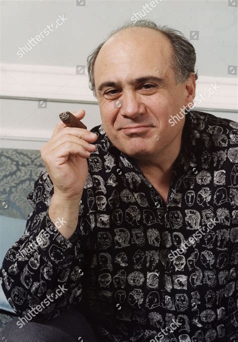 Actor Danny Devito Smoking Cigar Redaktionelles Stockfoto Stockbild