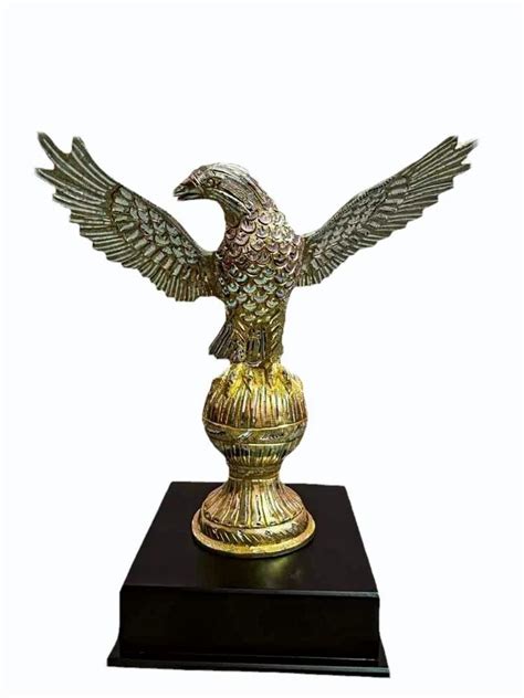 Brass Metal Eagle Trophy At ₹ 6000piece In New Delhi Id 2854151164073