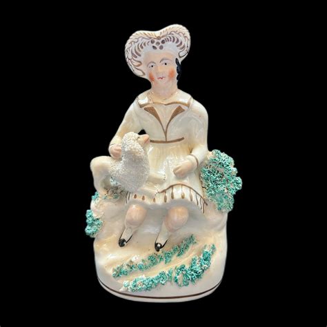 Victorian Staffordshire Pottery Figurine Of A Highland Gentleman With