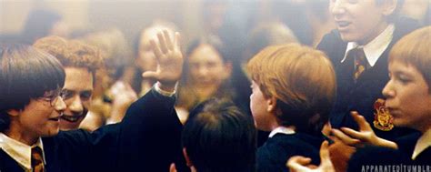 High Five Gif Harry Potter Yarn Five Points From Hufflepuff Ten