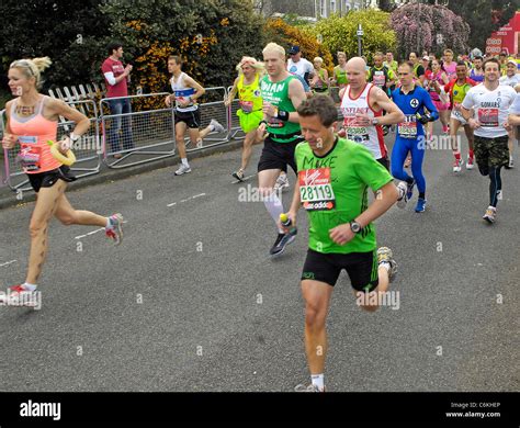 Nell Mcandrew And Iwan Thomas The 2011 London Marathon London Hi Res
