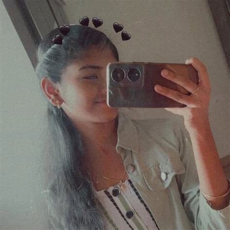 𝐑𝐢𝐭𝐡𝐳𝐳 🤍 rithanya ganesh threads say more