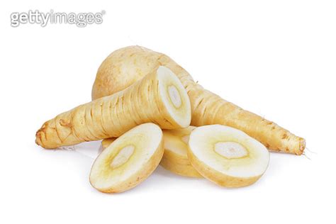parsnip root with slices vegetable isolated on white background 이미지 988992002 게티이미지뱅크