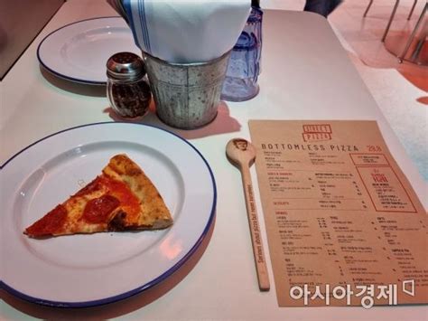 고든램지 피자 먹어보니오픈 키친 화덕 쇼·다양한 피자맛 한자리 가성비 좋네