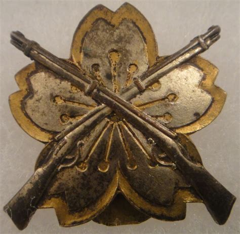Japanese 2nd Class Marksmanship Badge Griffin Militaria
