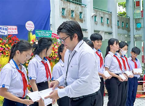 LSP trao 104 học bổng cho học sinh có hoàn cảnh khó khăn Báo Bà Rịa
