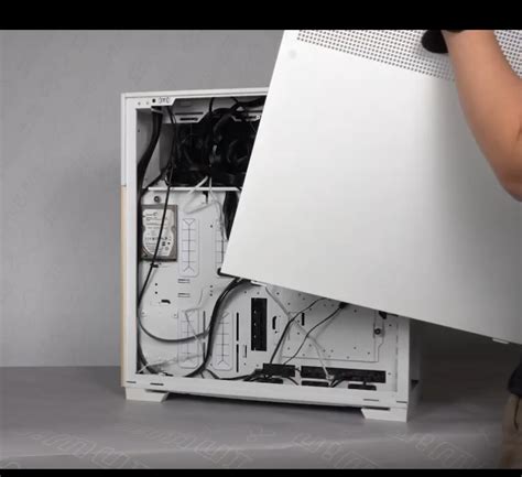 Inwin Launches F5 Full Tower Pc Chassis Techpowerup