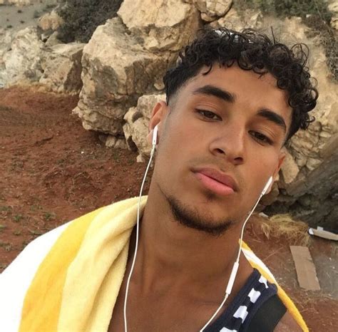 Pin By 𝓝 On •men Light Skin Men Arab Men Handsome Arab Men