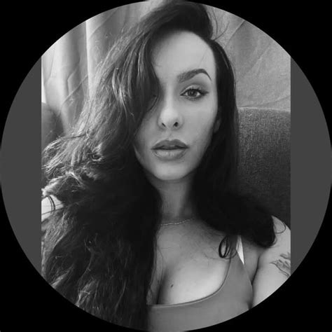 Vanessa Vanaya D • Threads Say More