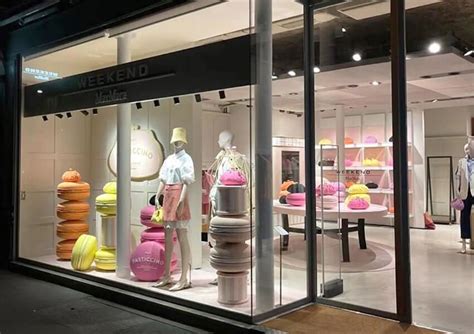 Clothing Store Window Display Ideas