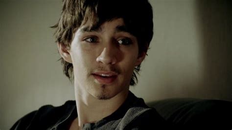 Pin By Fierce Queens On Rob Robert Sheehan Photo Robert