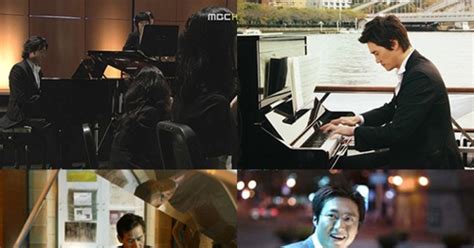 피아노치는 남자 여자 사로잡다 로맨틱 퍼포먼스 눈길