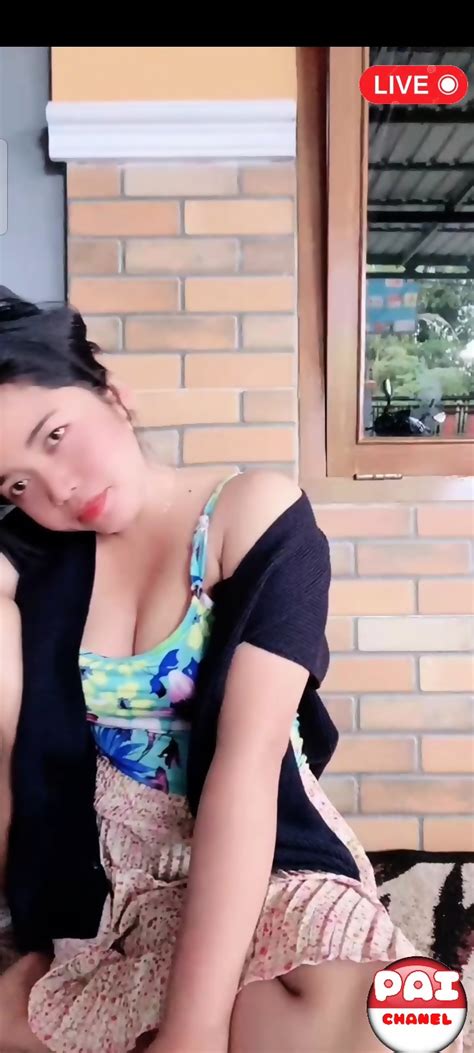 Neng Susi Sange Saat Jaga Toko