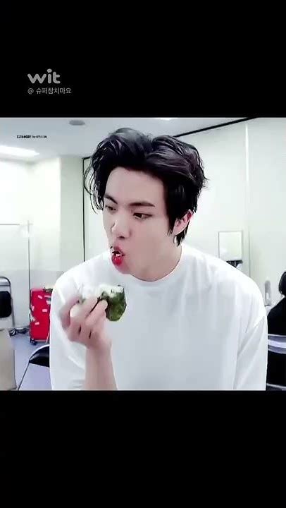 [wit Pick] 50초 동안 진이 먹기만 하는 영상 Youtube
