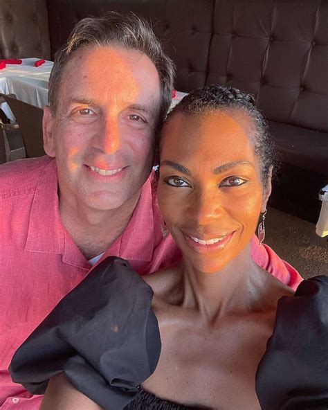 Who Is Fox News Host Harris Faulkners Husband All About Tony Berlin
