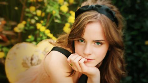 Actress Green Eyes Looking At Viewer Headband Emma Watson Rings