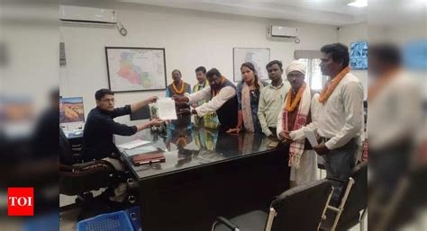 Tribal Group Urges State Govt To Display Building Names In Ol Chiki Script Ranchi News The