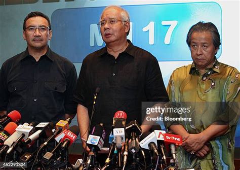 63 Malaysia Najib Razak And Datuk Hishamuddin Hussein Photos And High Res