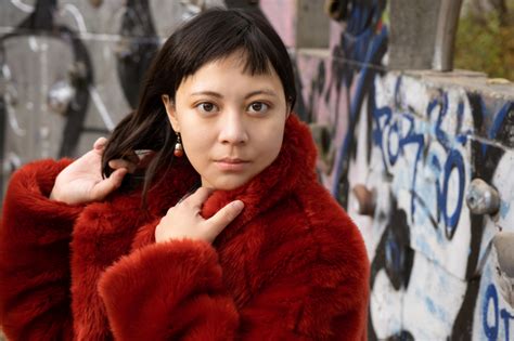 Asian Sirens · Topic Yuli Hung