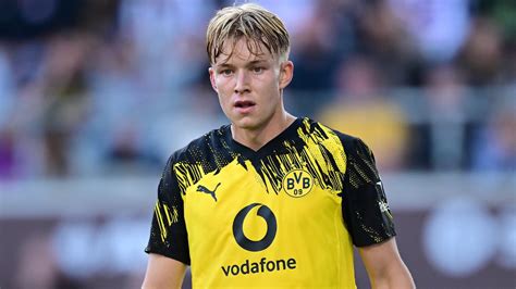 Daniel Svensson Från Start I Der Klassiker Fotbolldirekt