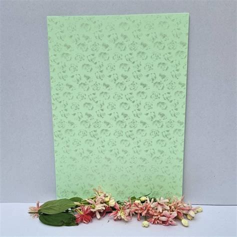 กระดาษการ์ดหอม กระดาษปกรายงาน ลายกุหลาบ A4 180 แกรม 10 แผ่น Shopee